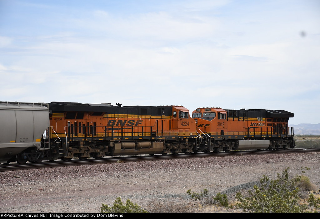 BNSF 4224